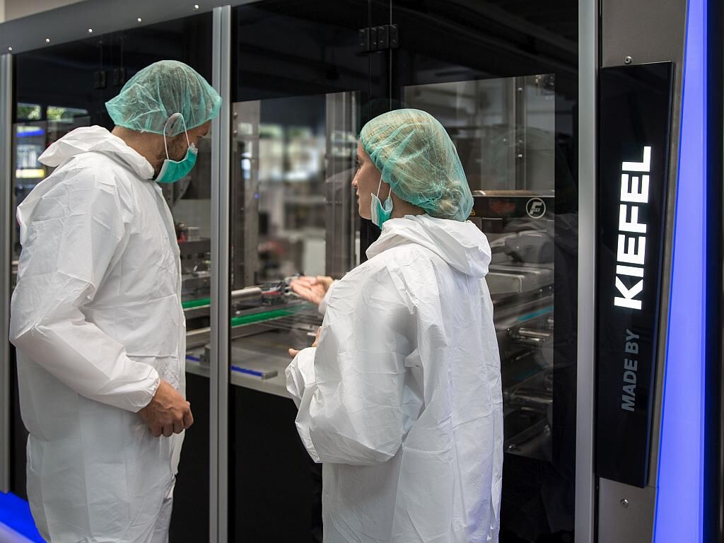 Kiefel: Verpackung für den Stoff, der Leben rettet | K-AKTUELL